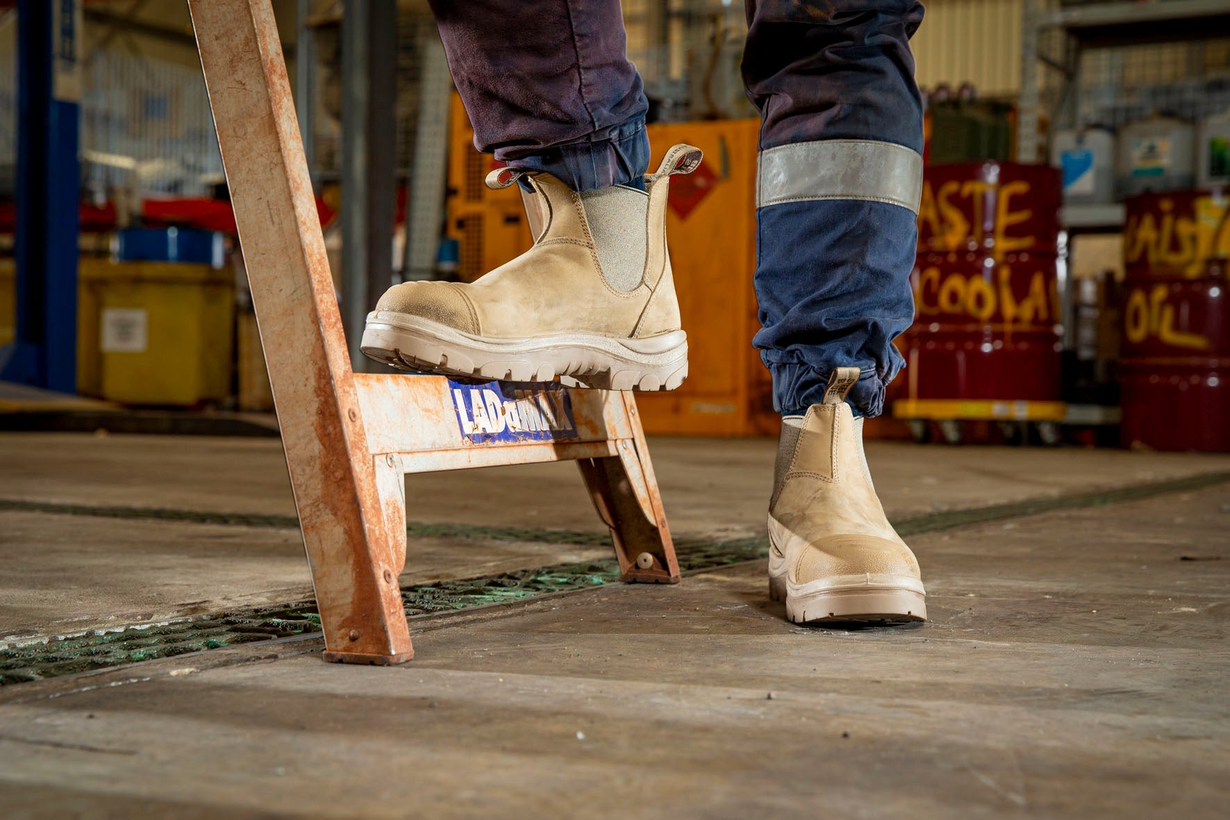 Steel Blue Hobart Scuff - SAND | Dealer Work Boots – BIG Boots UK